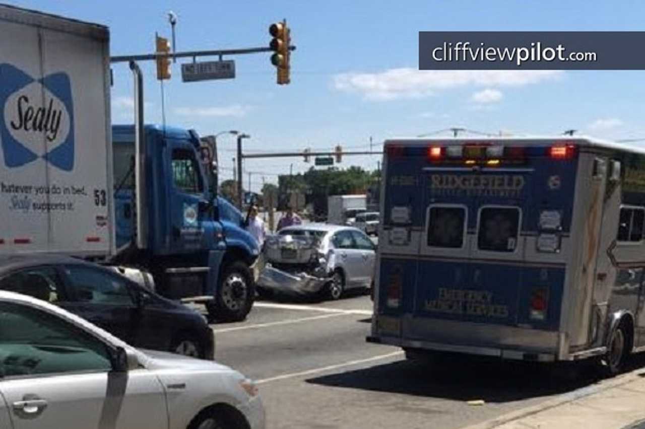 Driver Hospitalized After Ridgefield Chain Reaction Crash Cliffside