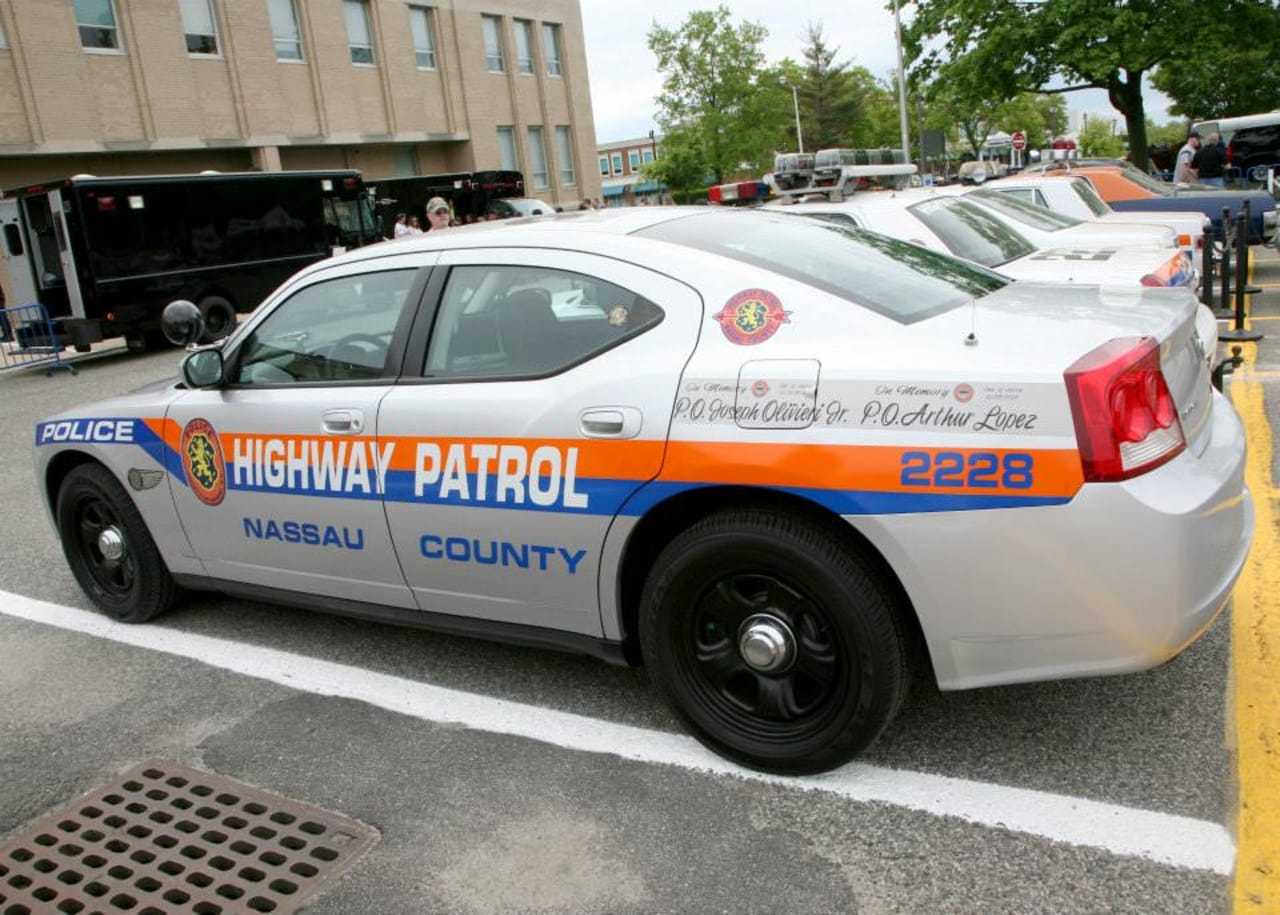 Driver Apprehended In Seaford After Nearly Striking Vehicle, Fleeing ... Driver Apprehended In Seaford After Nearly Striking Vehicle, Fleeing ...