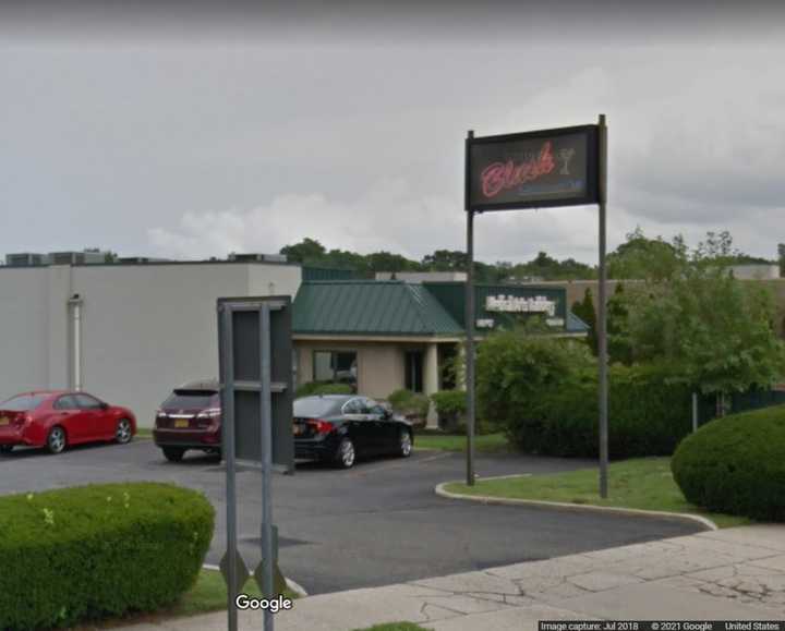 Man Accused Of Using Stolen Credit Card Numbers At Long Island Strip ...