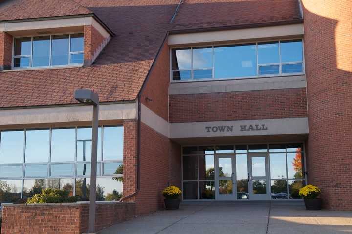 Brookfield Schools, Town Hall Closed Due To Bomb Threats | Brookfield ...