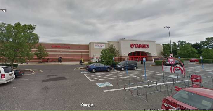 Man Accused Of Robbing Victim At Gunpoint In Parking Lot Of Riverhead ...