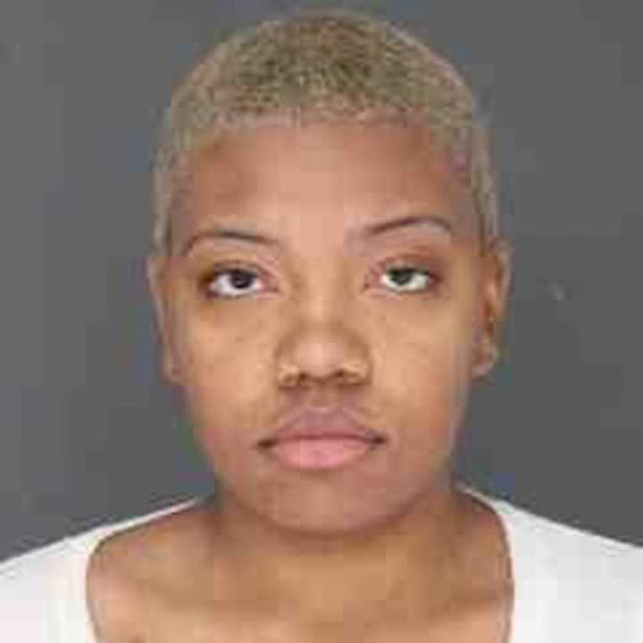 Palisades Mall Employee Stole $6.5K In ID Theft Scheme, Police Say ...