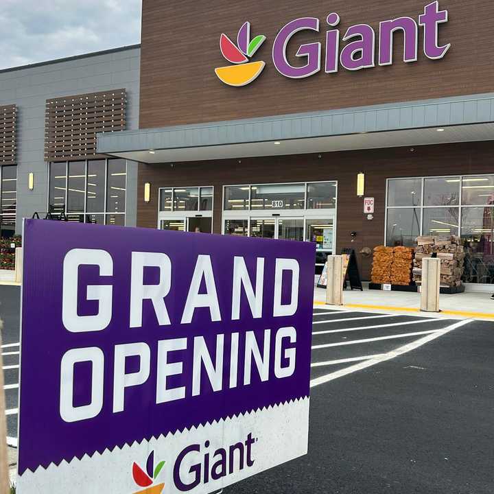 Giant Food Opens New Bowie Store With Ledo Pizza, Sushi, Starbucks ...