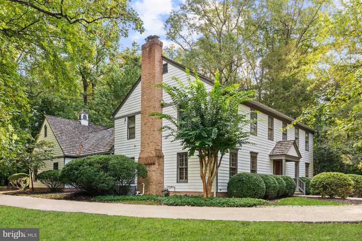 40-Foot Pool Among Selling Points For Potomac Home That Sold Over ...