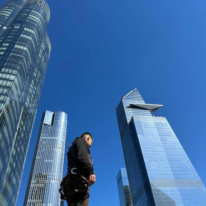 Window Washer, 25, Takes Fatal Fall From Manhattan Building: Nypd ...