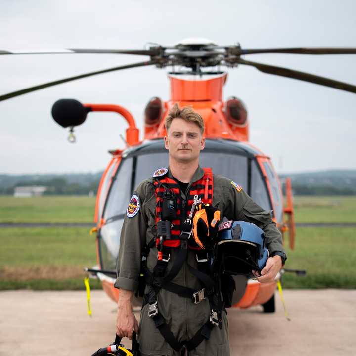 Rookie NJ Coast Guard Rescue Swimmer Just Rescued 165 Texas Flood ...
