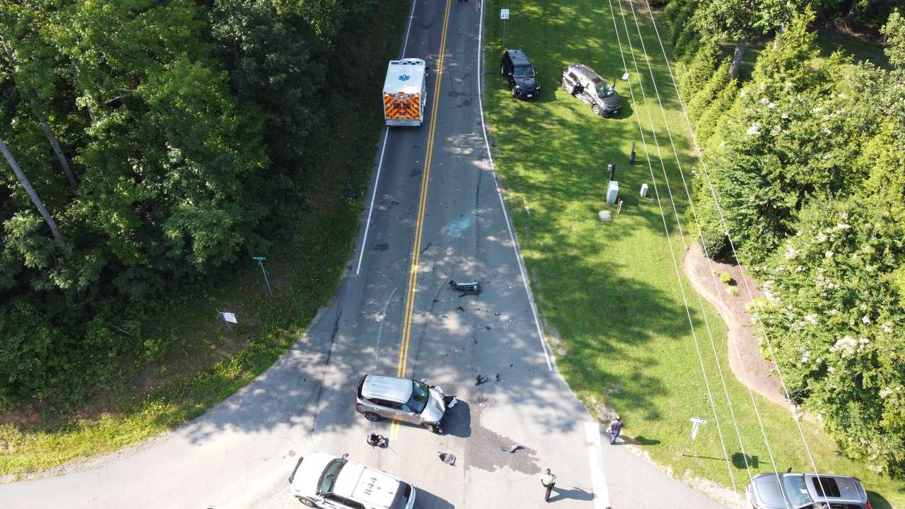 Amazon Packages Delivered By Deputies After Crash Wrecks Delivery Car ...