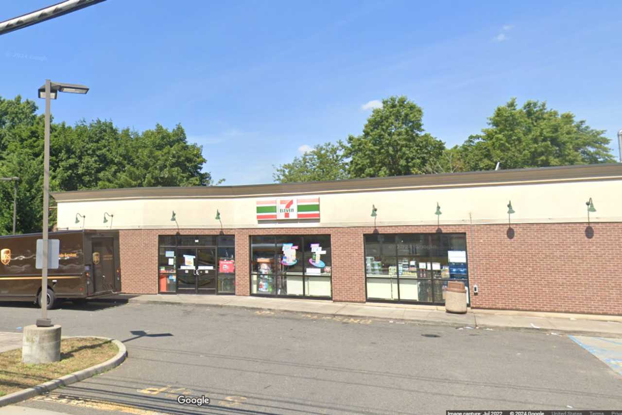 Man Sets Off Fireworks At Long Island 7-Eleven, Remains At Large ...