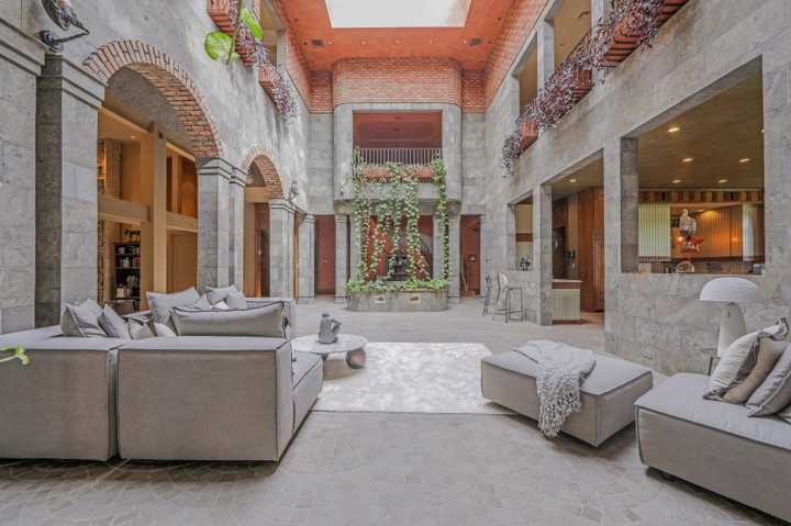 Waterfront Estate Designed By Renowned Architect James Paragano Listed ...