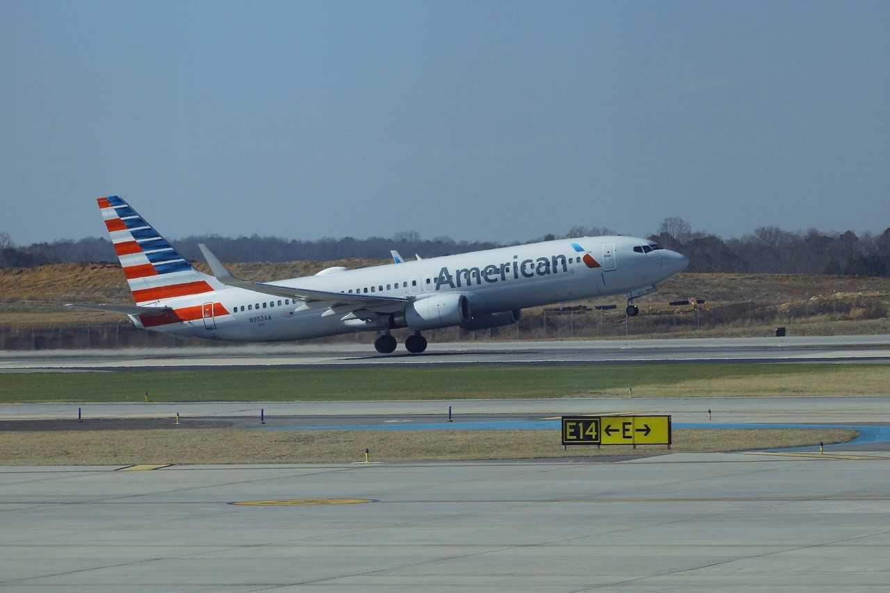 Free Inflight Wi-Fi Coming To American Airlines Flights: Here's How To ...