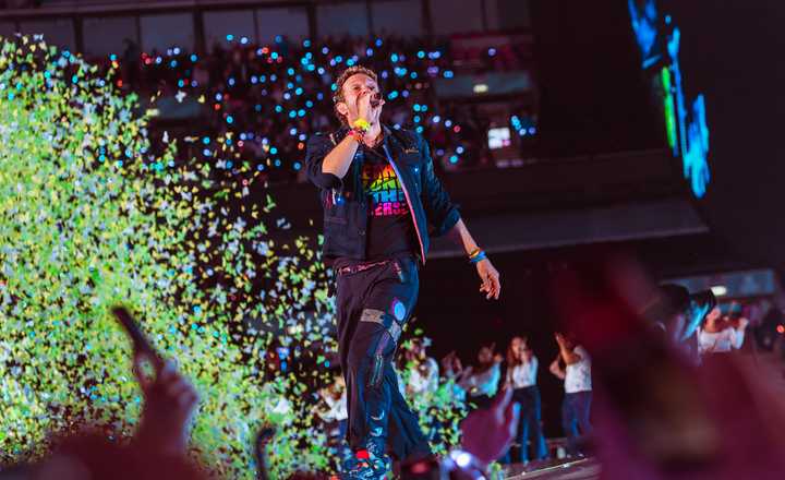 Coldplay 'Kiss Cam' Woman Breaks Silence About Viral Video, Death ...