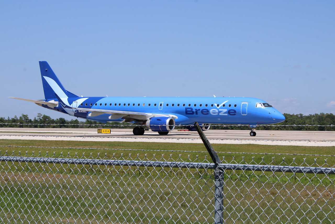 Breeze Expanding At BDL With Nonstop Flights To Major North Carolina ...