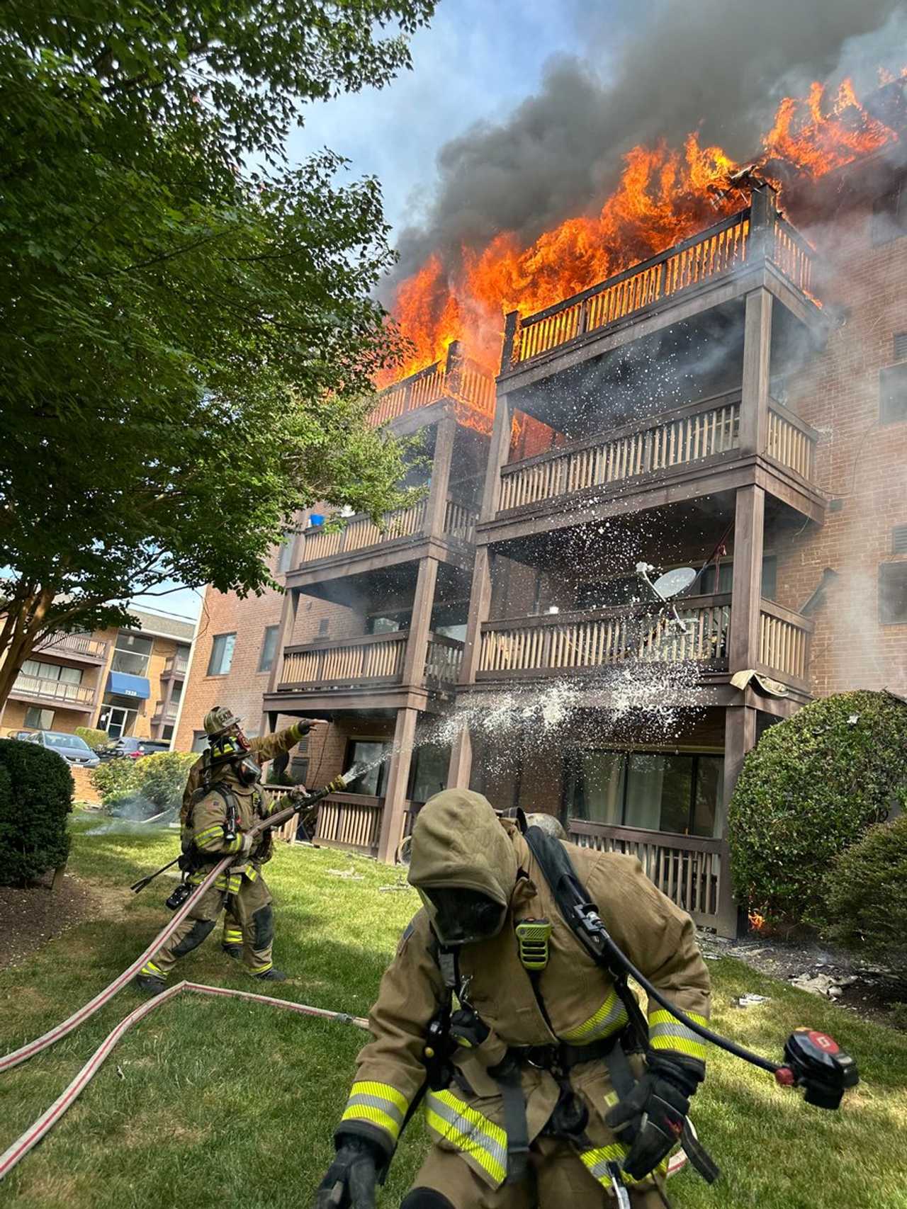 Crews Battle Heat, Two-Alarm Apartment Fire In Fairfax County ... Crews Battle Heat, Two-Alarm Apartment Fire In Fairfax County ...