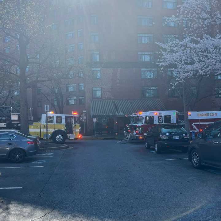 One Killed In High-Rise Apartment Fire In Annapolis, Officials Say ...