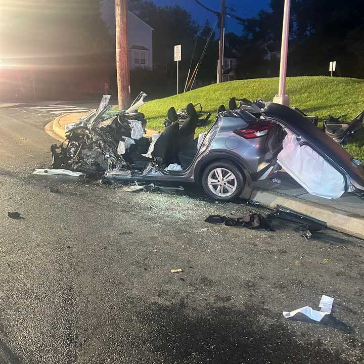 Driver Cut From Wreckage In Silver Spring Crash That Left 2 Seriously ...