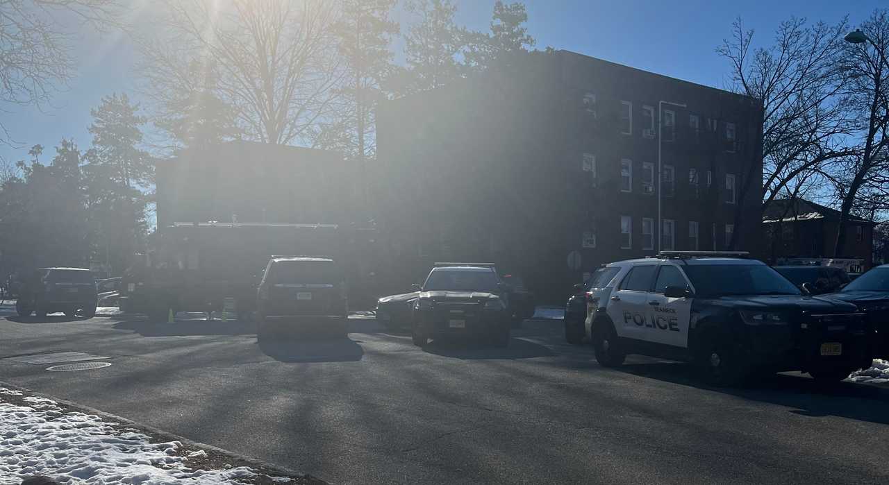 Swat Standoff Ends Peacefully After 3 Hours In Teaneck Update