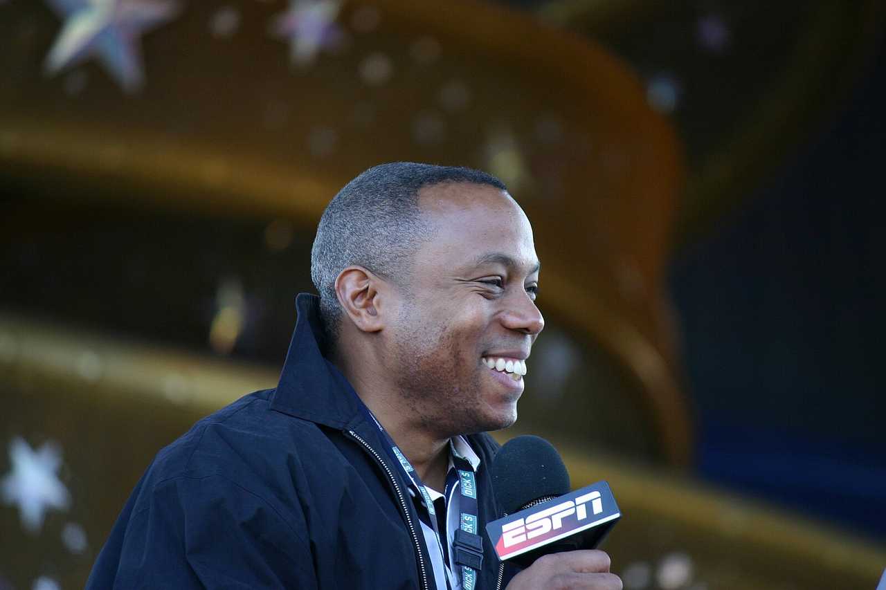 ESPN 'SportsCenter' Star Jay Harris Reveals Prostate Cancer Diagnosis ...