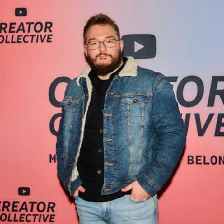 Apple Sues Tech Leaker Jon Prosser Over iOS 26: Federal Complaint ...