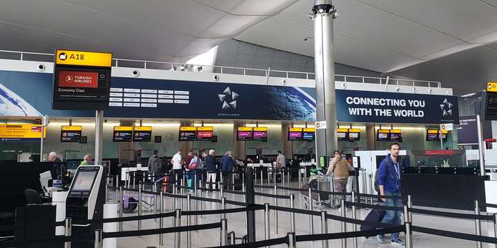 Heathrow Airport Flights Resuming After London Power Station Fire ...