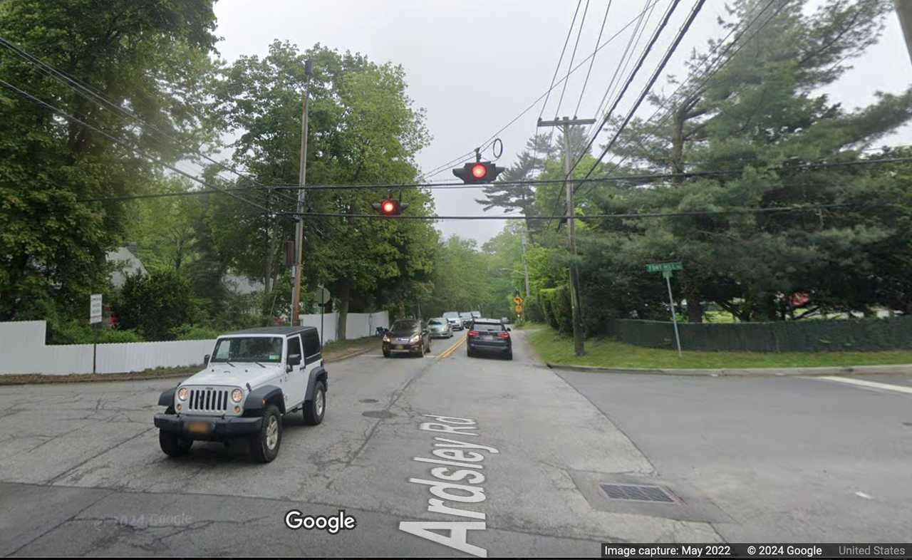 Traffic Light To Replace 'Confusing' Blinking Signal At Westchester ...