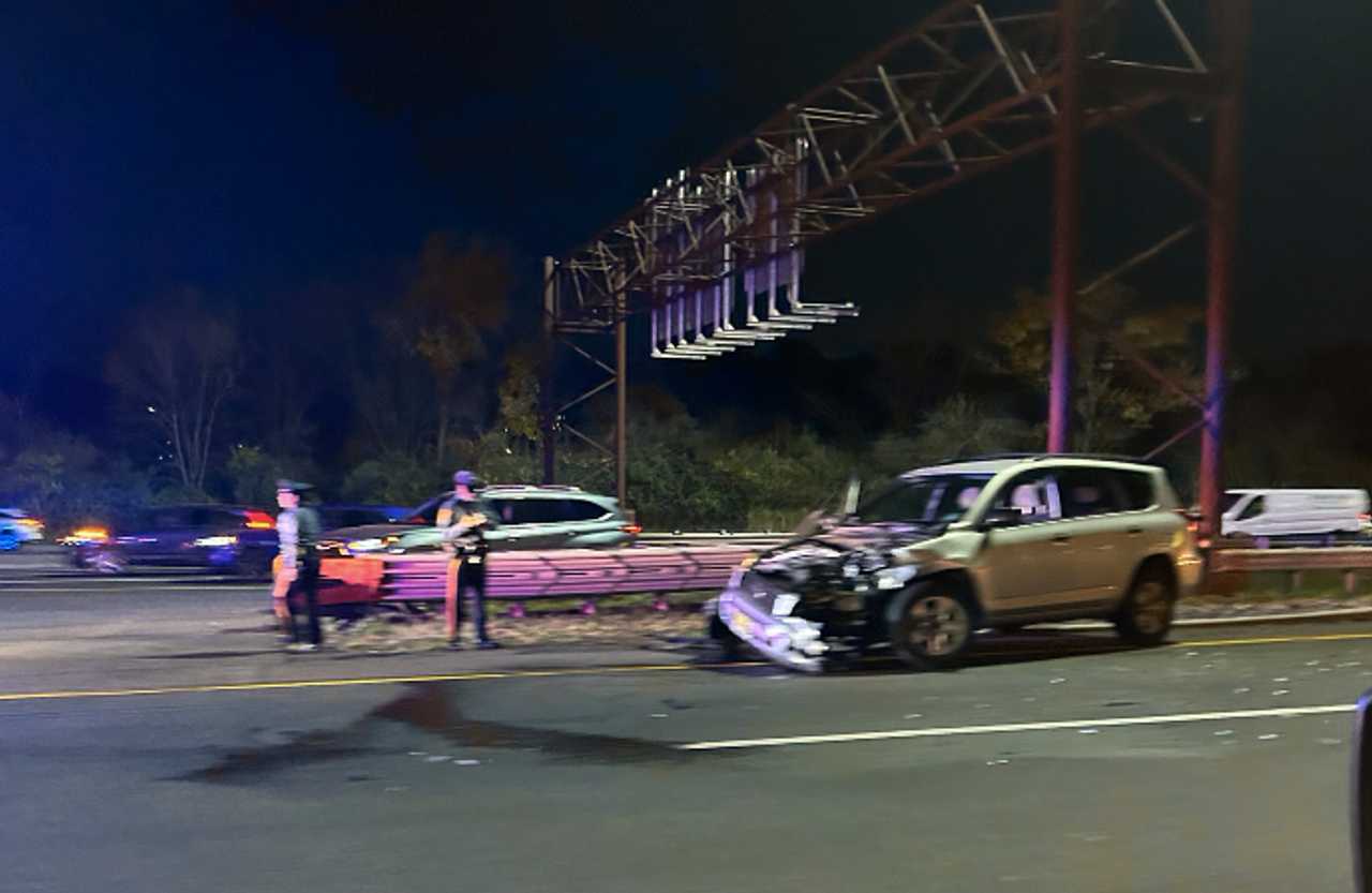 Driver Passenger Flee Nj Turnpike Crash In Ridgefield Park State