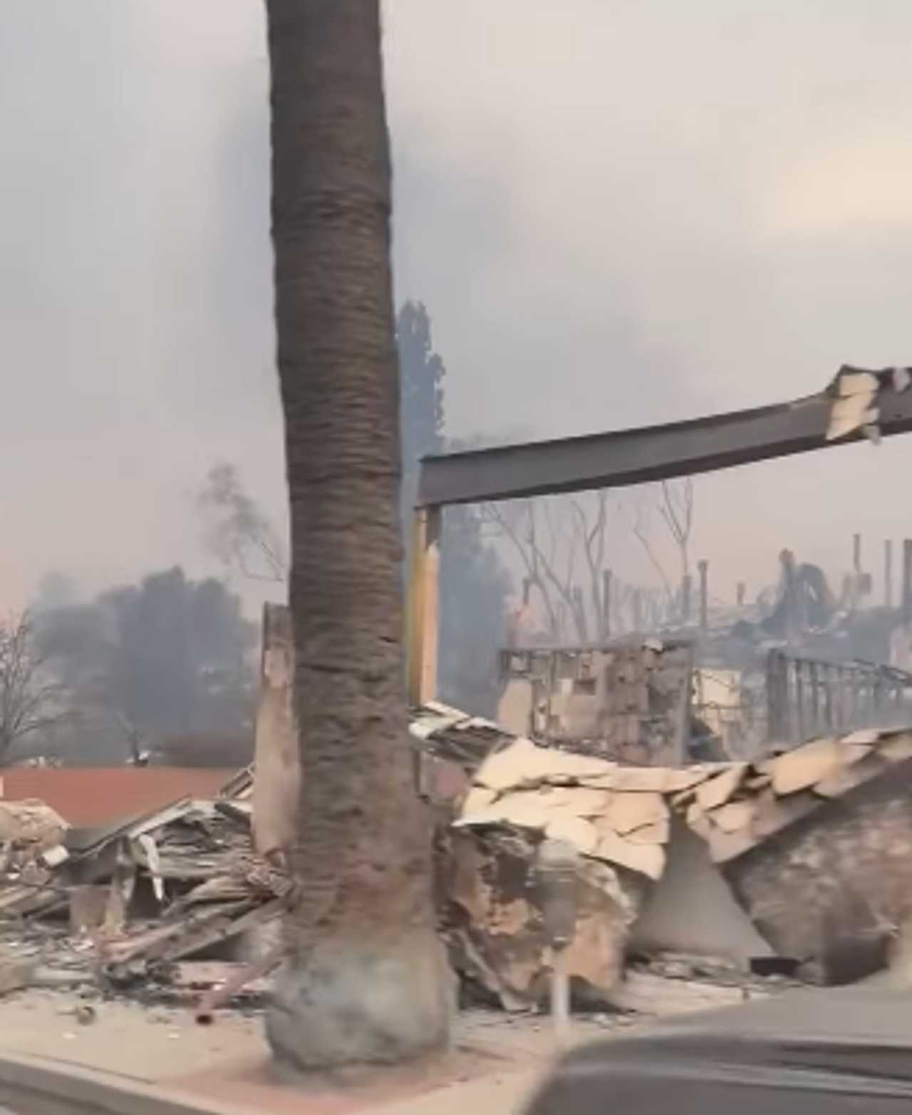 'Everything's Gone': Deadly LA Wildfires Destroy Hundreds Of Homes ...