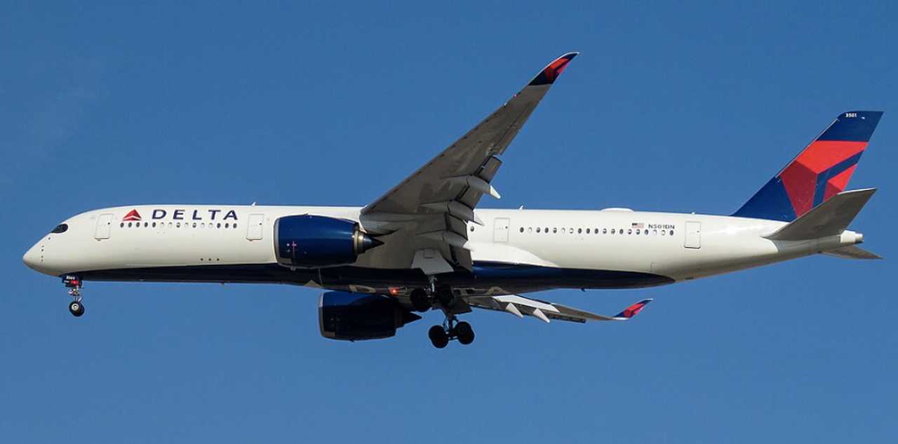 Delta Plane's Wing Hits Runway During Landing In NY | Holden Daily Voice