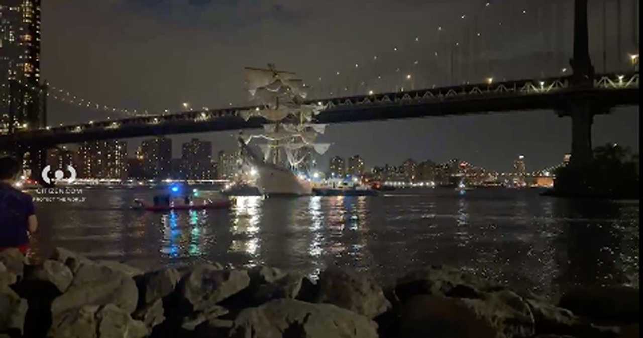 Ship Flying Mexican Flag Hits Brooklyn Bridge In 'Modern Metaphor' (Video) | North Salem Daily Voice