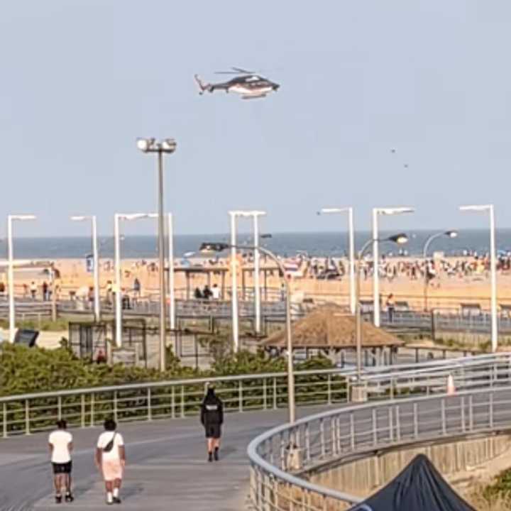 Video: Police Copter Moves In On 500 Rowdy Teens Swarming Long Island ...