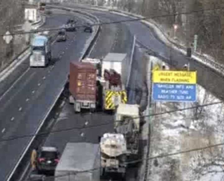 Multi-Vehicle Crash Closes I-83 North In York County: PennDOT (Photos) | York Daily Voice