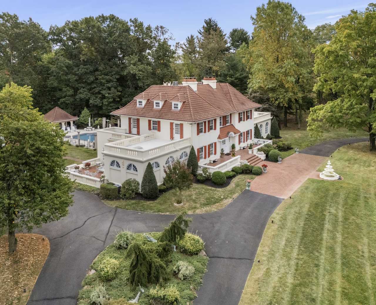 $2.5M Pennsylvania Mansion With Private Pool, Tennis Court, And 8,700 ...