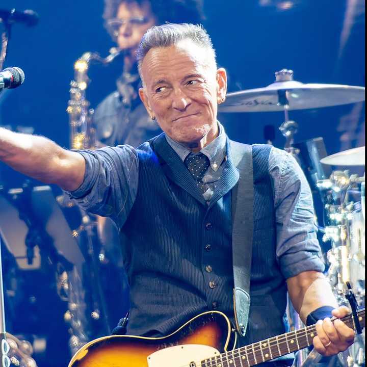 Bruce Springsteen Attacks 'Corrupt, Incompetent, Treasonous' Trump ...