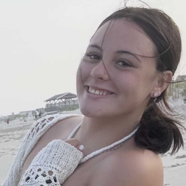 Keira D’Ambra, 18, Killed After Mustang Crashes Into Tree Near PA Middle School: Police | Mount ...