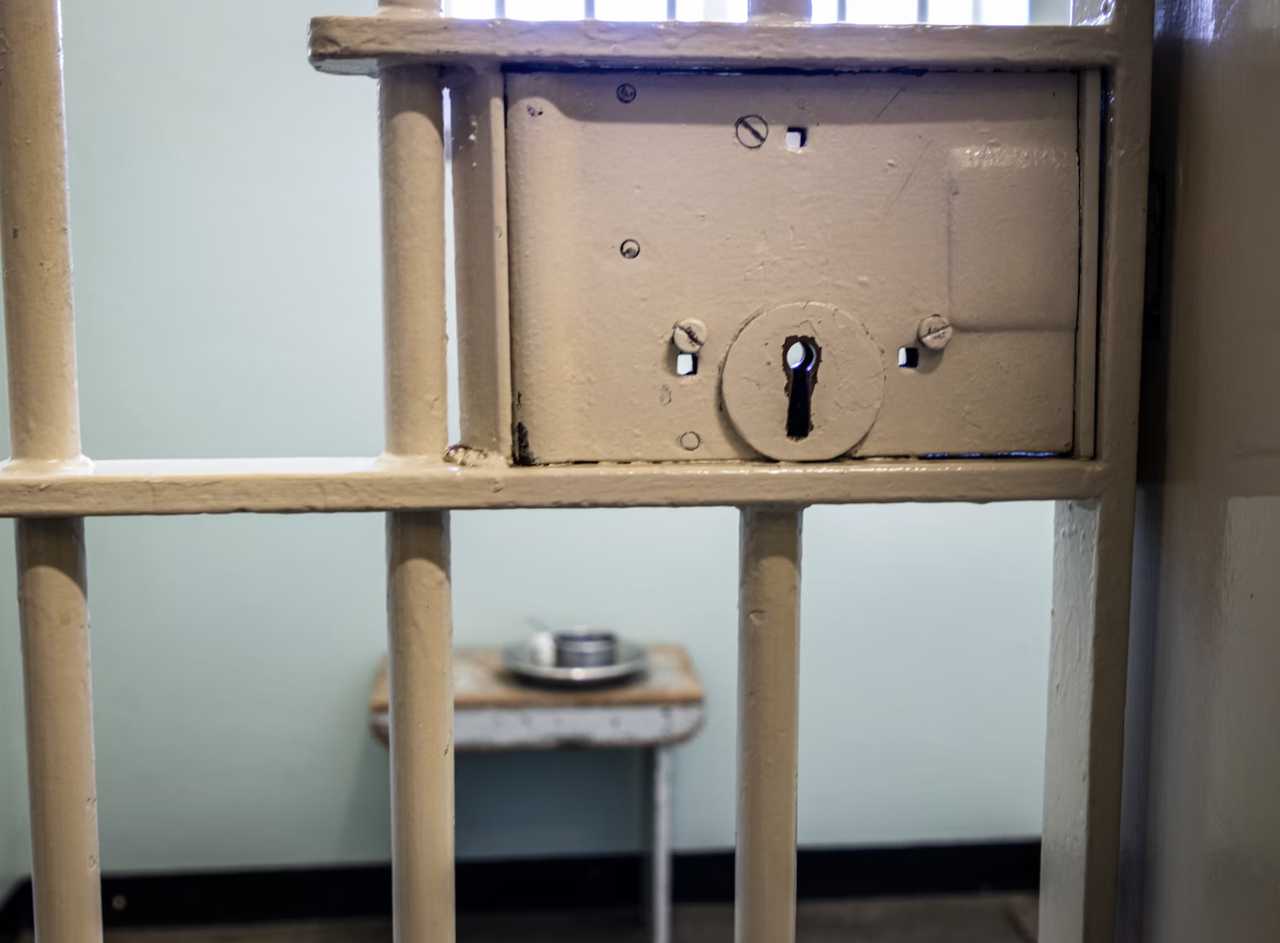 PA Corrections Officer Had Sex With Inmates, Ran ID Fraud Scheme ...