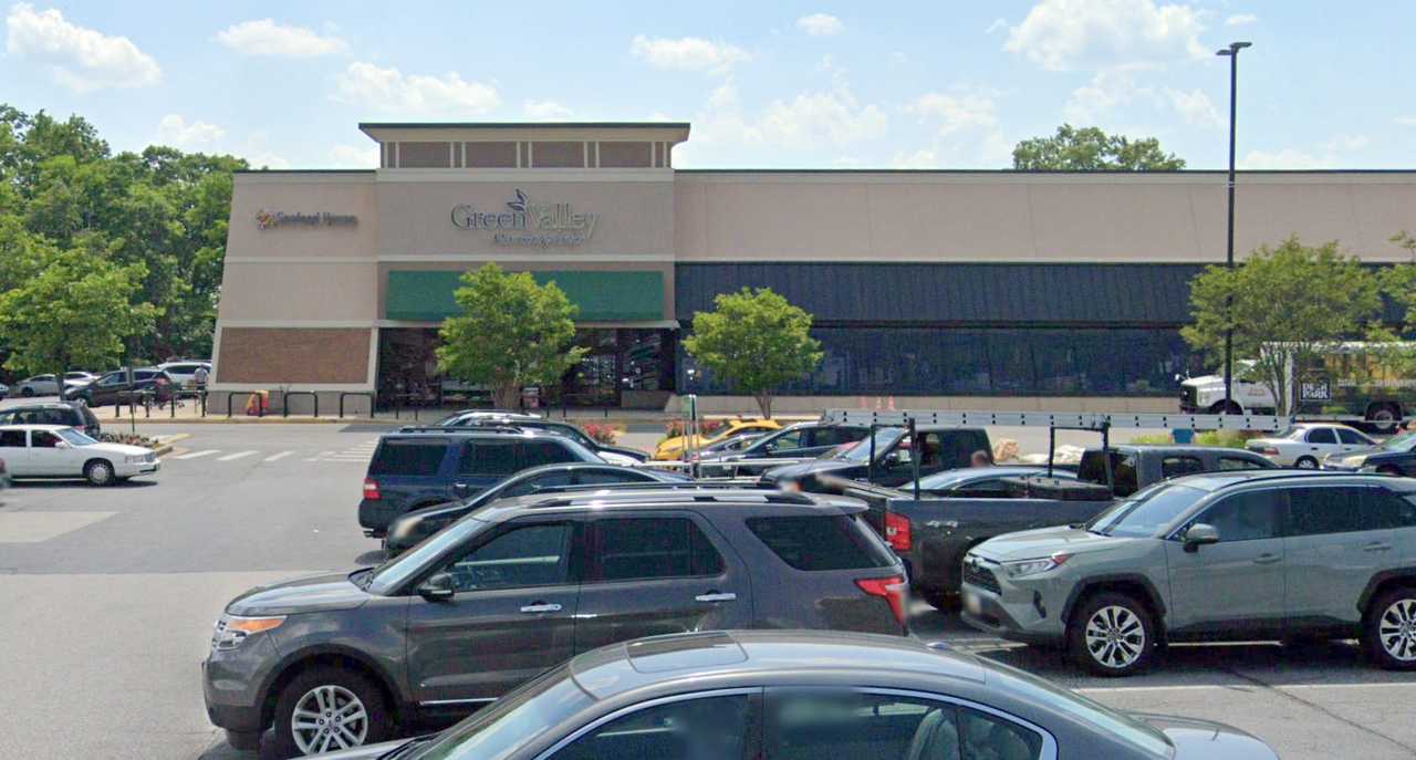 Man Shot By Security Guard During Maryland Grocery Store Struggle ...