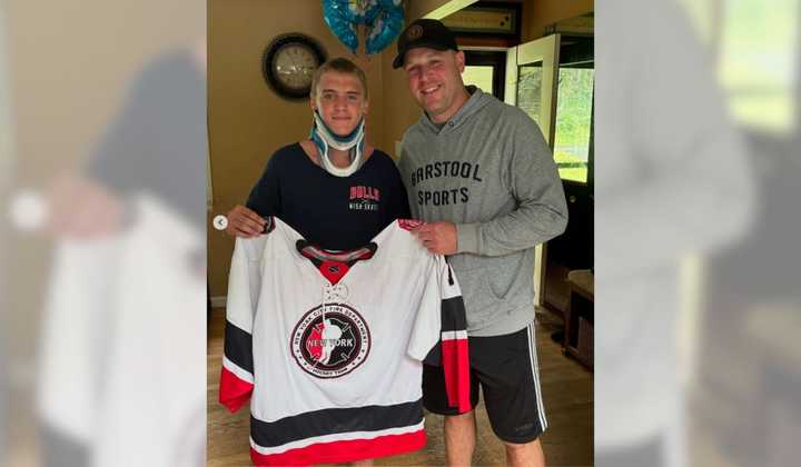 NY Teen Hockey Player Survives Broken Neck In Dive Thanks To Friend’s ...