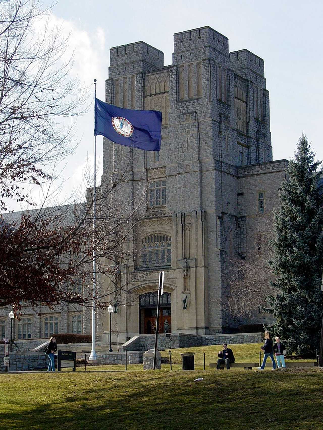 High School Students Fall Through Grate During Campus Tour At Virginia ...