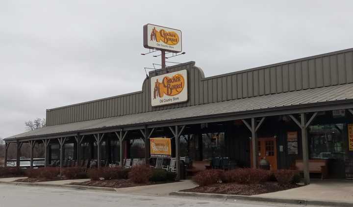 Cracker Barrel Scraps Restaurant Makeovers After Right Bashes 'Woke ...