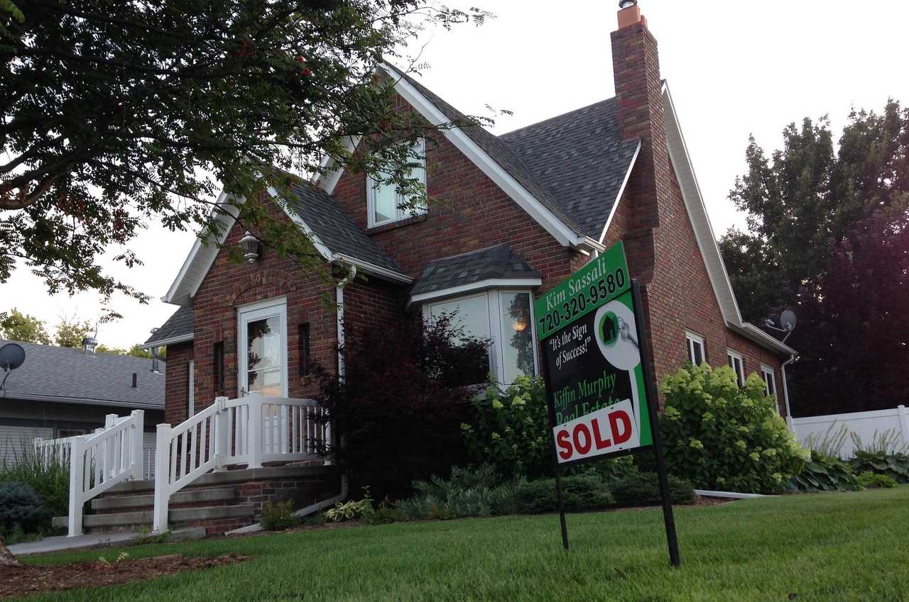 Home Listings Post Biggest Monthly Drop Since 2023 As Sellers Retreat ...