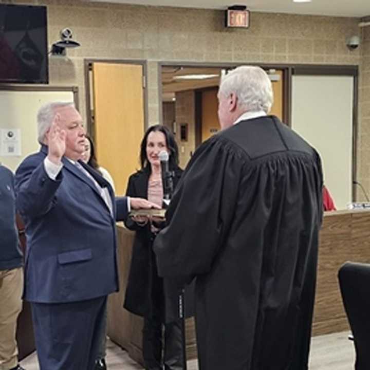 Manalapan Mayor's Wife Charged With Theft In Freehold: Officials ...