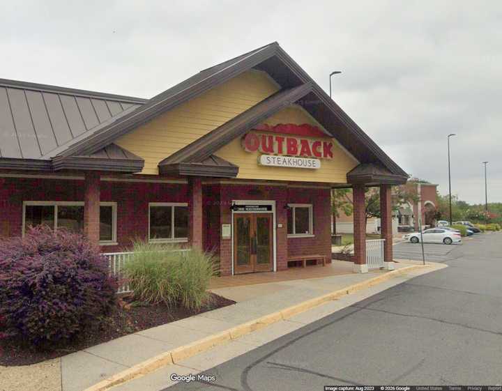 Woman Claims She Fell On Mashed Potatoes, Sues Outback For $1.5M ...