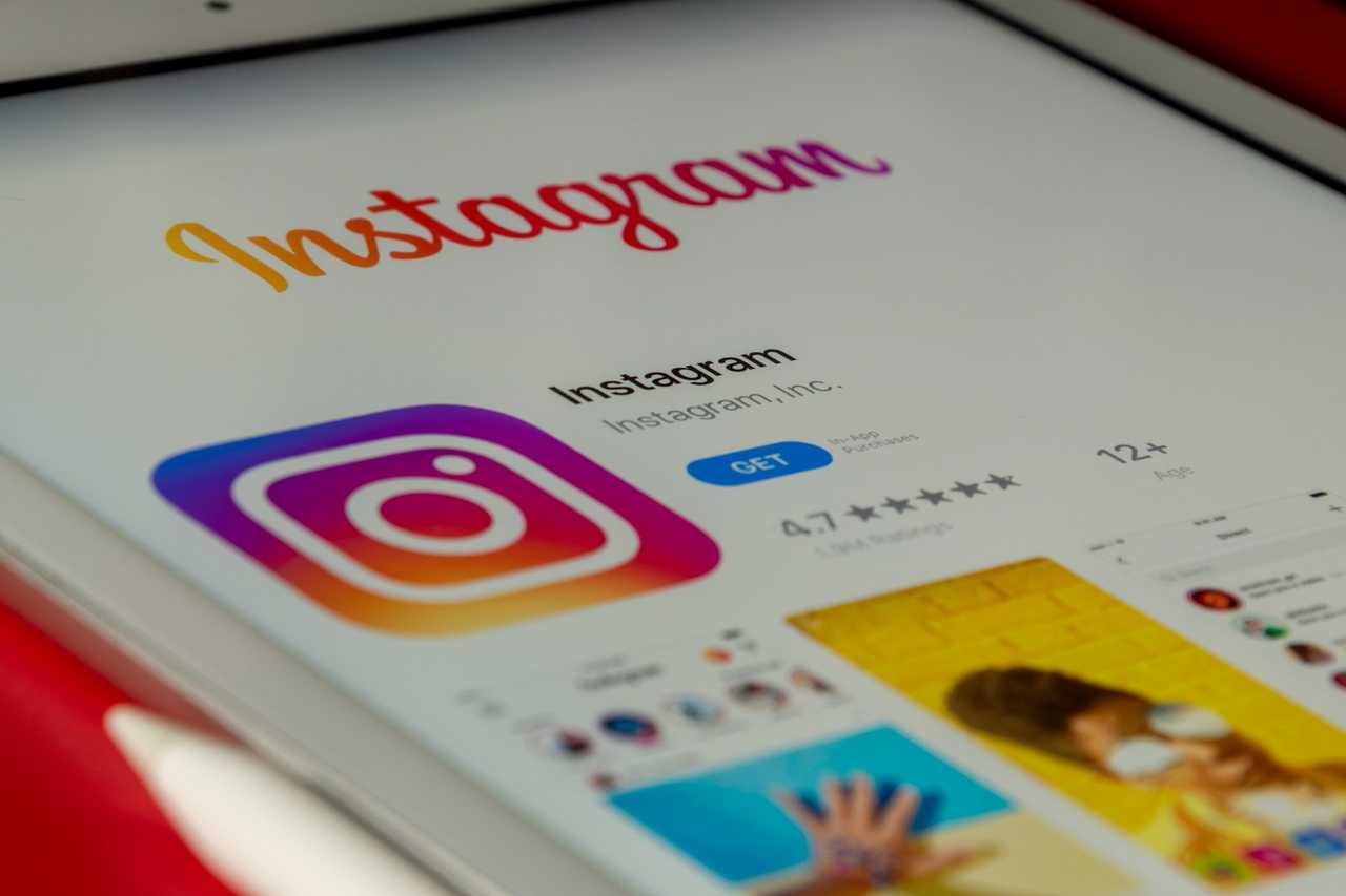 Instagram Can Share Your Location With New Map: How To Turn It On Or ...